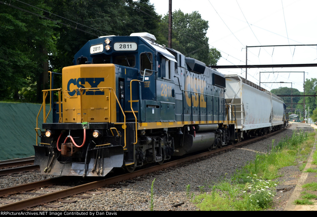 CSX GP38-2 2811 leads C770-09